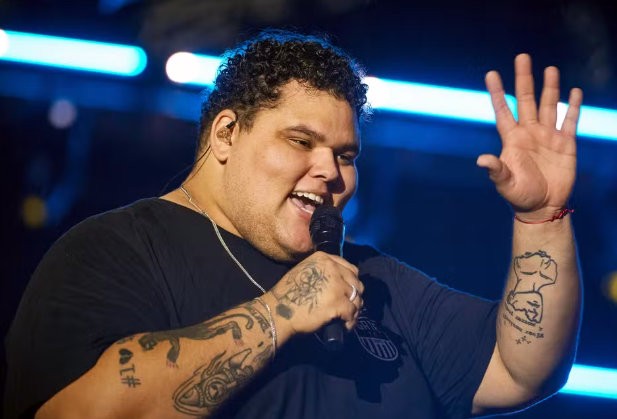 FOTOS E VÍDEOS: Corso da Tusca tem shows com reprodução de meme e ...