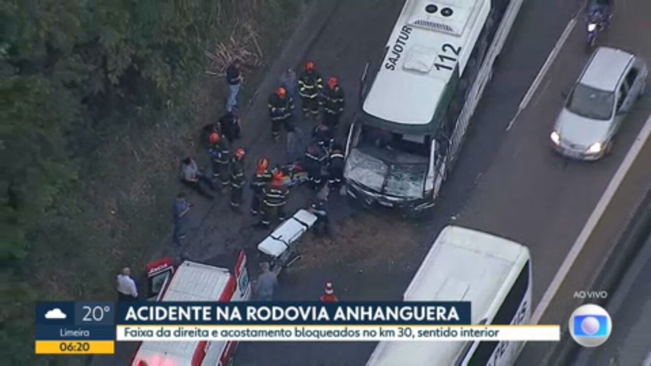 Colisão entre três veículos interdita parte da rodovia Anhanguera e causa 5 km de ...