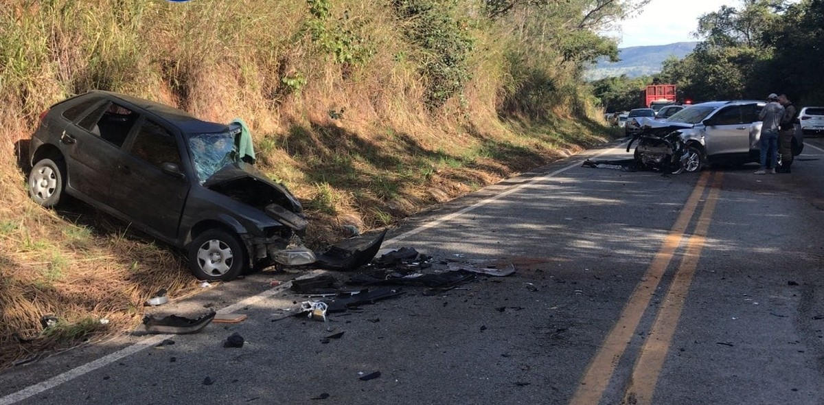Uma pessoa morre e duas ficam feridas em acidente na MG-060 em Pequi ...