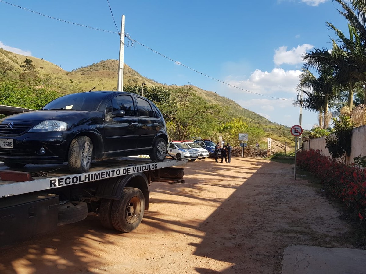 Guarda Municipal faz operação para conter aglomerações no Morro do ...