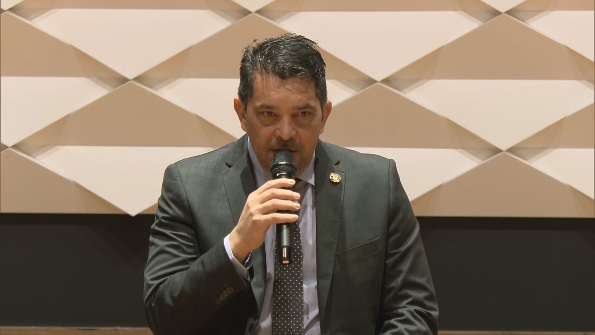 Justiça do DF prorroga medidas protetivas contra ex-delegado-chefe da ...