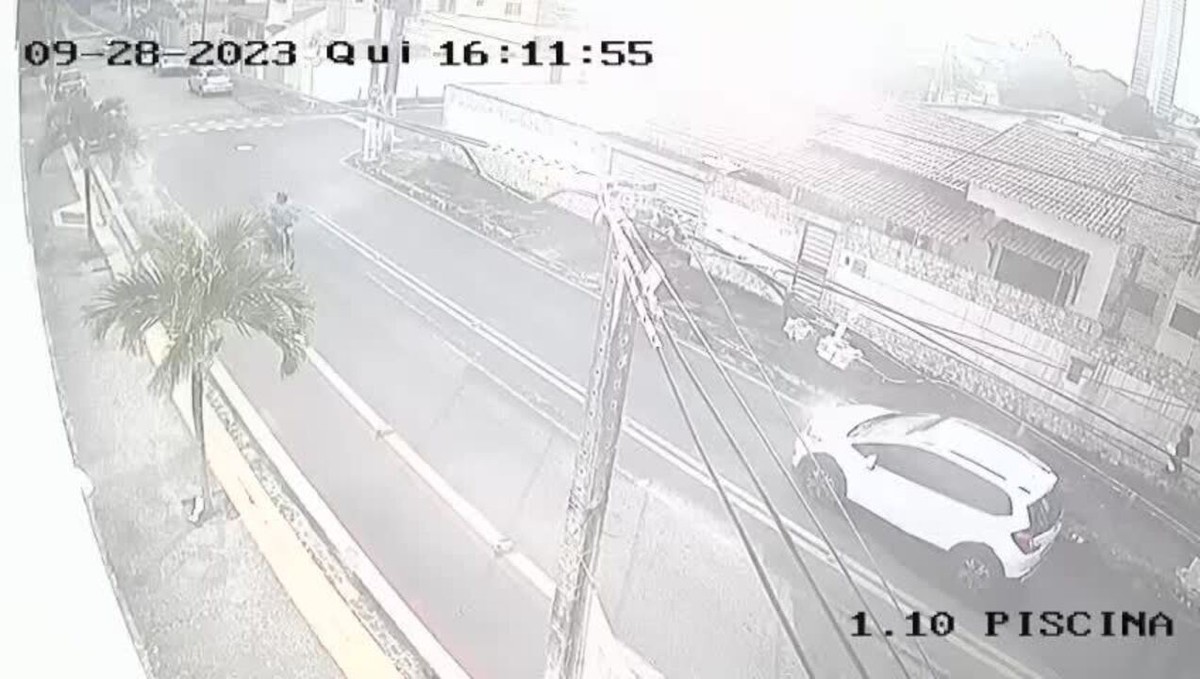 Bandidos Fazem Arrastão Em Supermercado E Um é Baleado Após Troca De