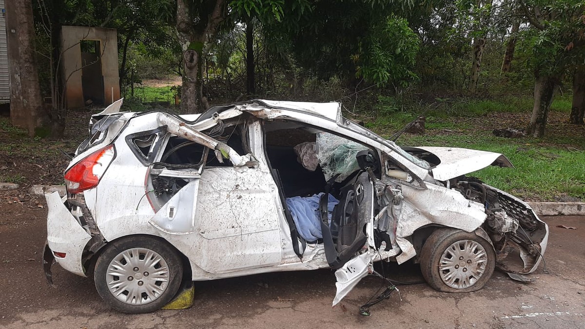 Mulher morre e quatro ficam feridos em acidente na BR-040 próximo a São ...