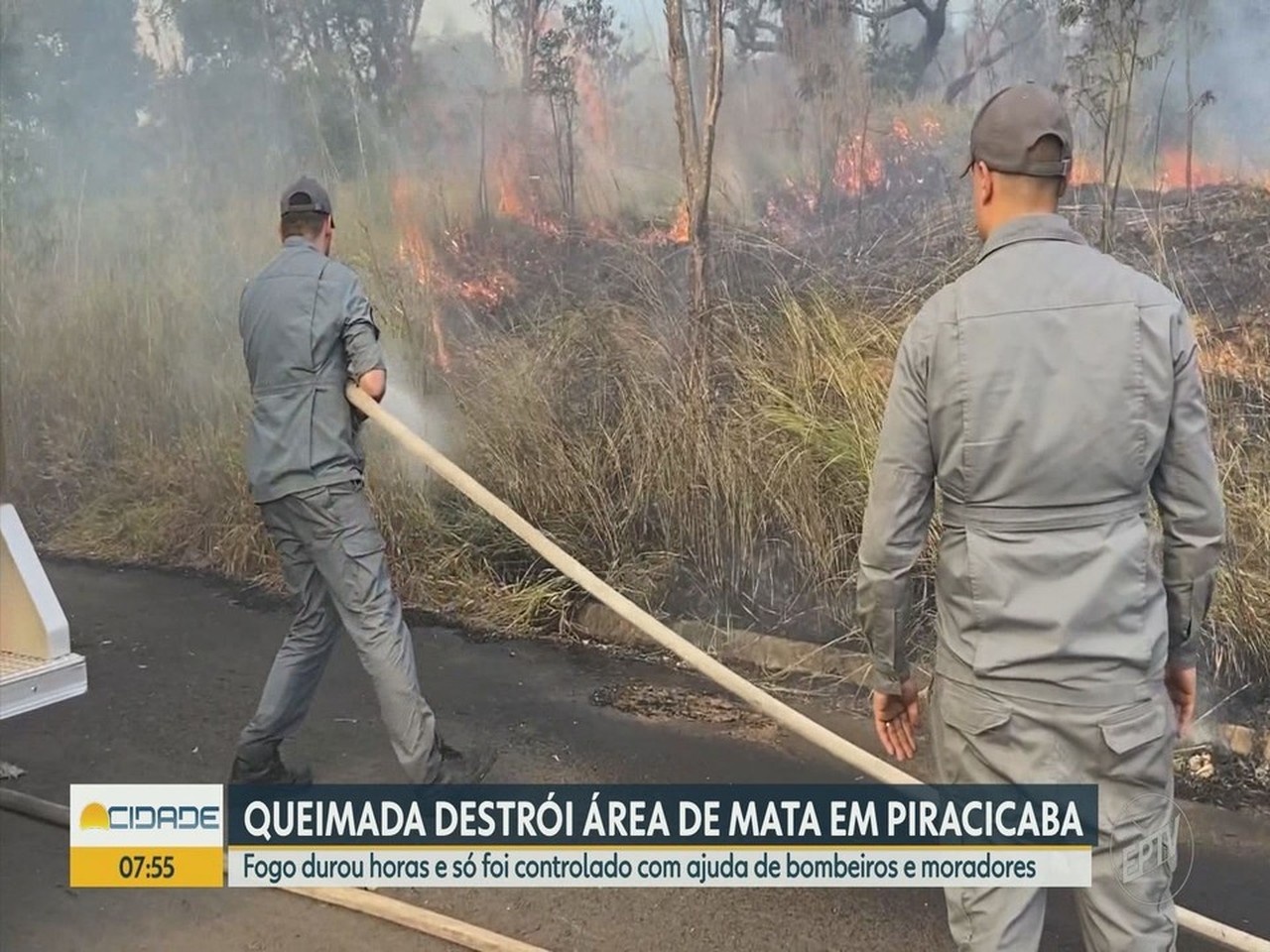 Incêndio atinge área de mata em Piracicaba | G1