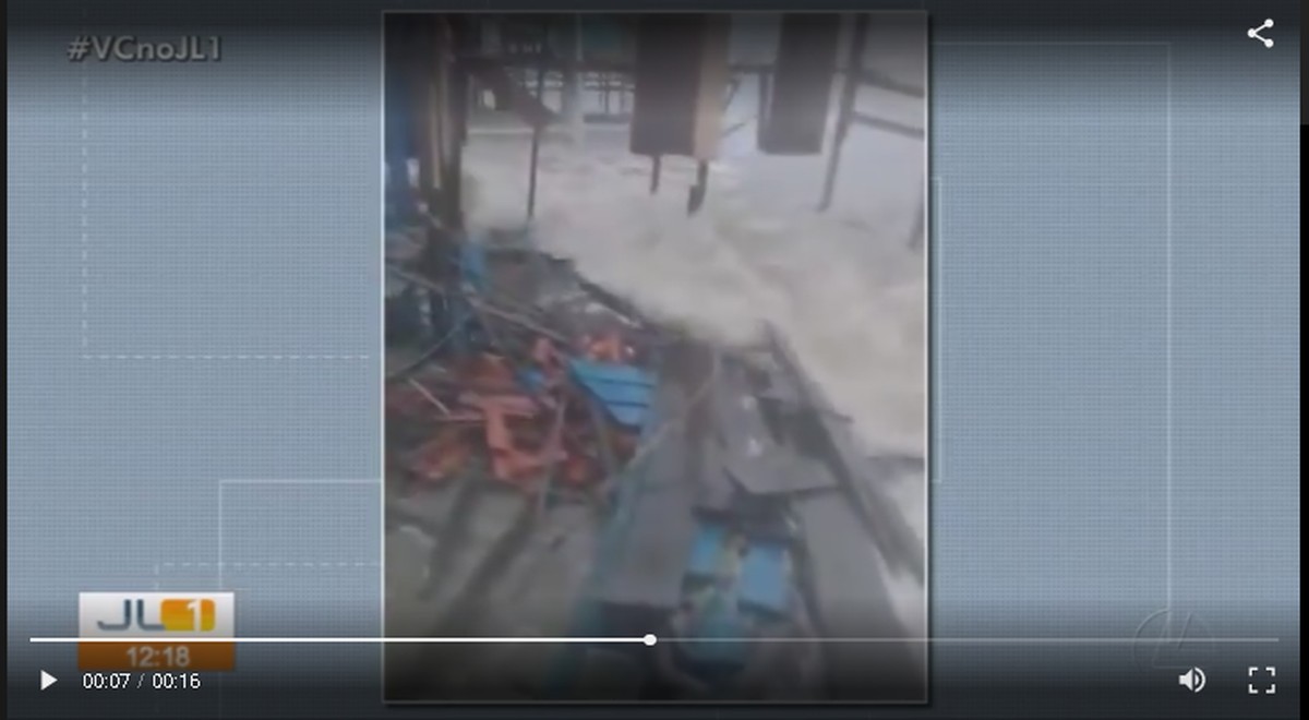 Maré alta destrói casas e barracas em Praia de Crispim, em Marapanim, no PA | Pará | G1