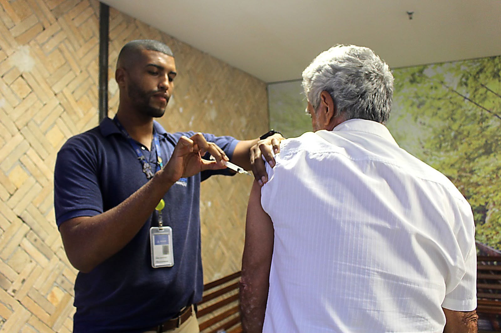 Salvador libera vacina contra gripe para toda a população | G1
