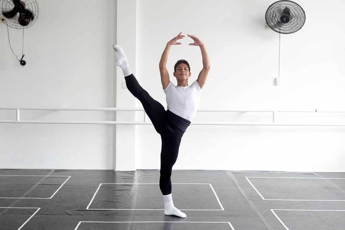Bailarino do litoral de SP ganha prêmio de Melhor Jovem Artista em ...