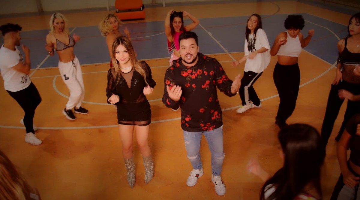 Cantora Melody se apresenta em Sumaré na véspera do feriado da ...
