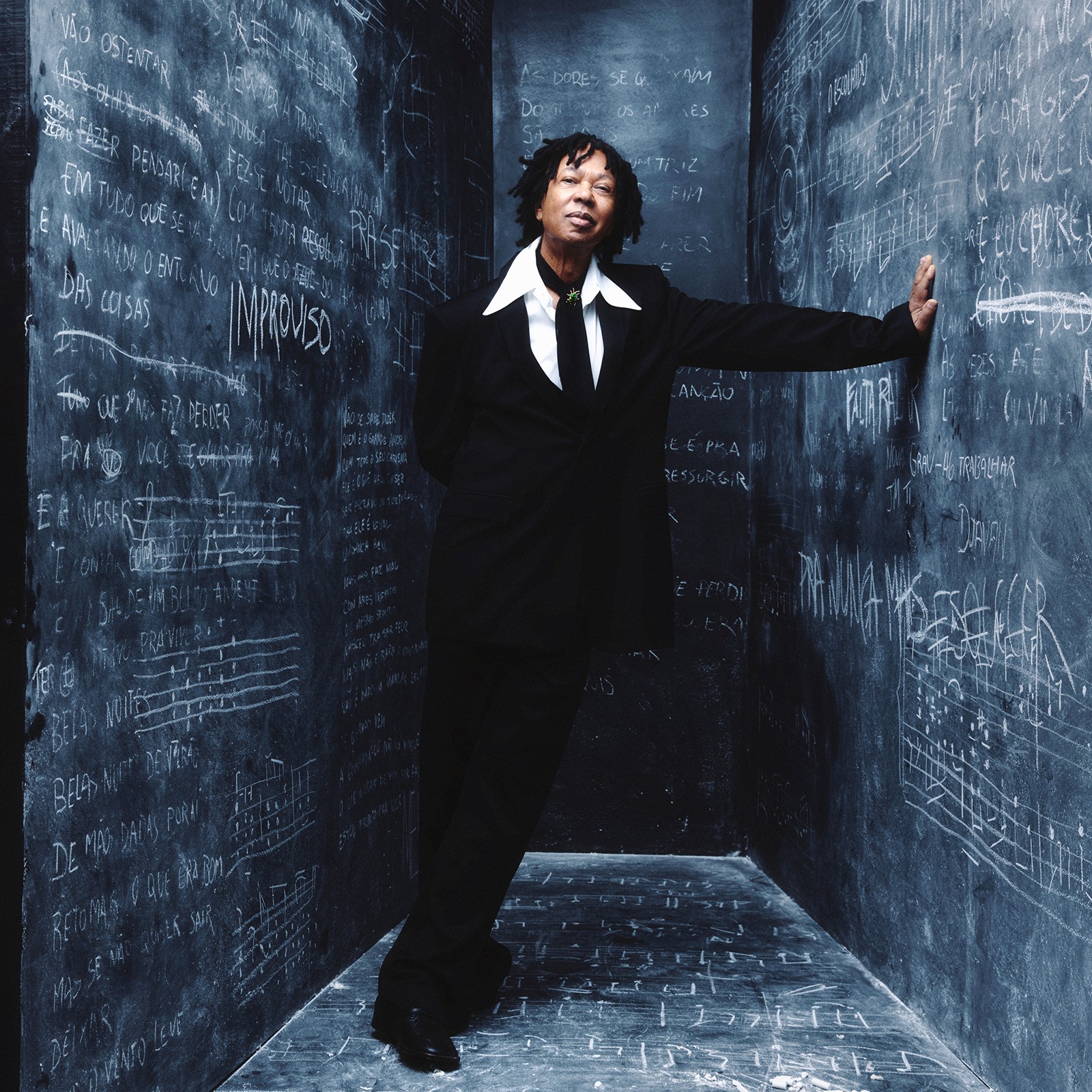 Djavan se movimenta com soberania no álbum ‘Improviso’ dentro do ...