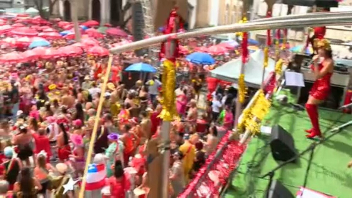 Fogo e Paixão, Boitatá e Favorita, com Paolla Oliveira, levam milhares ...