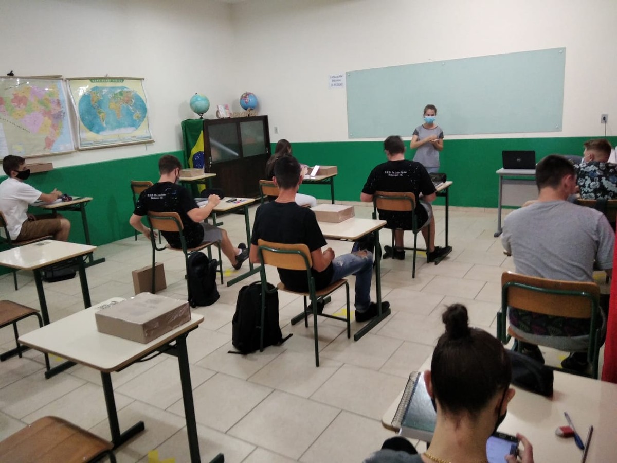 Volta às Aulas Em Sc Escola Estadual E Unidades Privadas Retomam