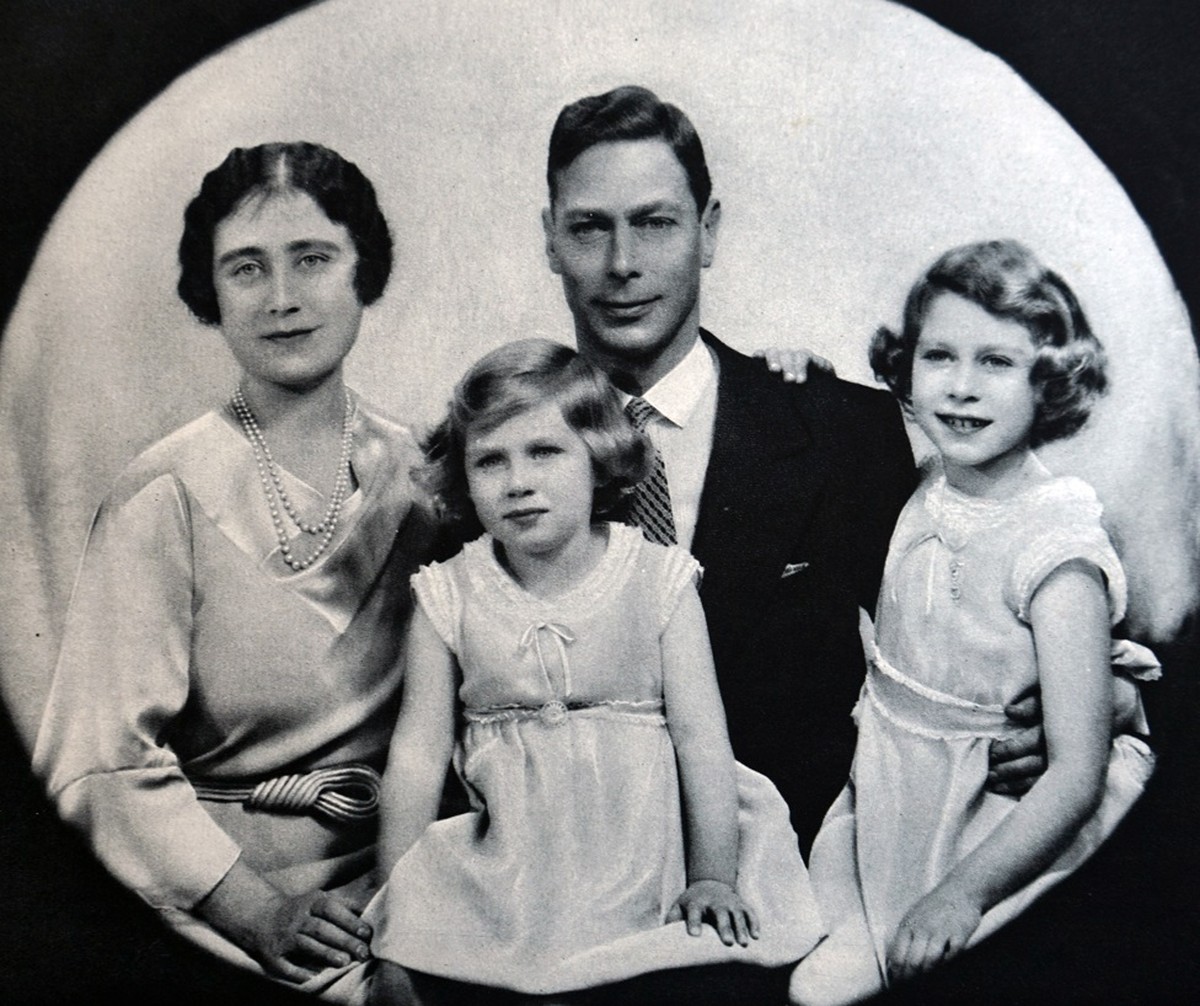 Rainha Elizabeth 2ª faz 70 anos de reinado: quando a jovem princesa ...