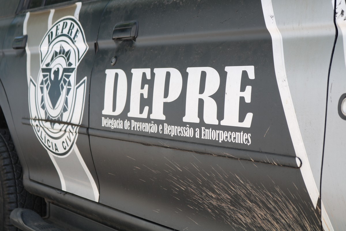 Depre cumpre mandados de busca, prende duas pessoas e apreende drogas e ...