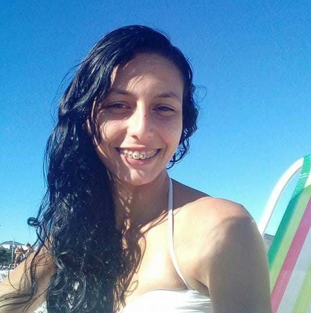 Mulher é Encontrada Morta Com 27 Facadas No Rio Ex Companheiro é