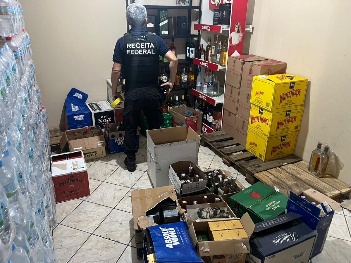 PM é preso suspeito de armazenar em casa R$ 50 mil em bebidas alcoólicas falsificadas em SC ...