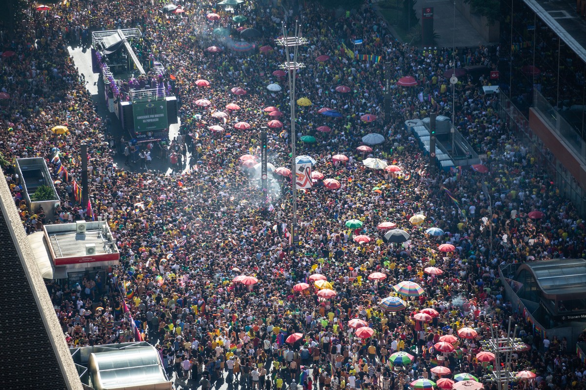 FOTOS: 28ª Parada do Orgulho LGBT+ em São Paulo lota a Av. Paulista ...