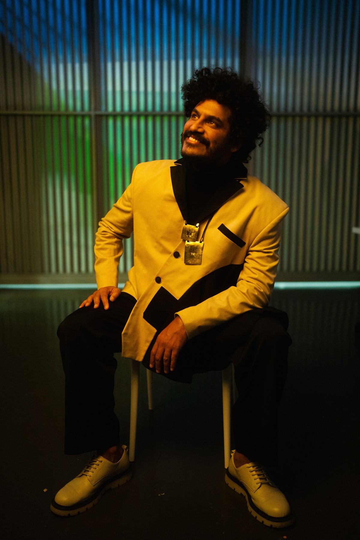 Criolo se movimenta com grandeza entre o luto e a luta que regem o ...