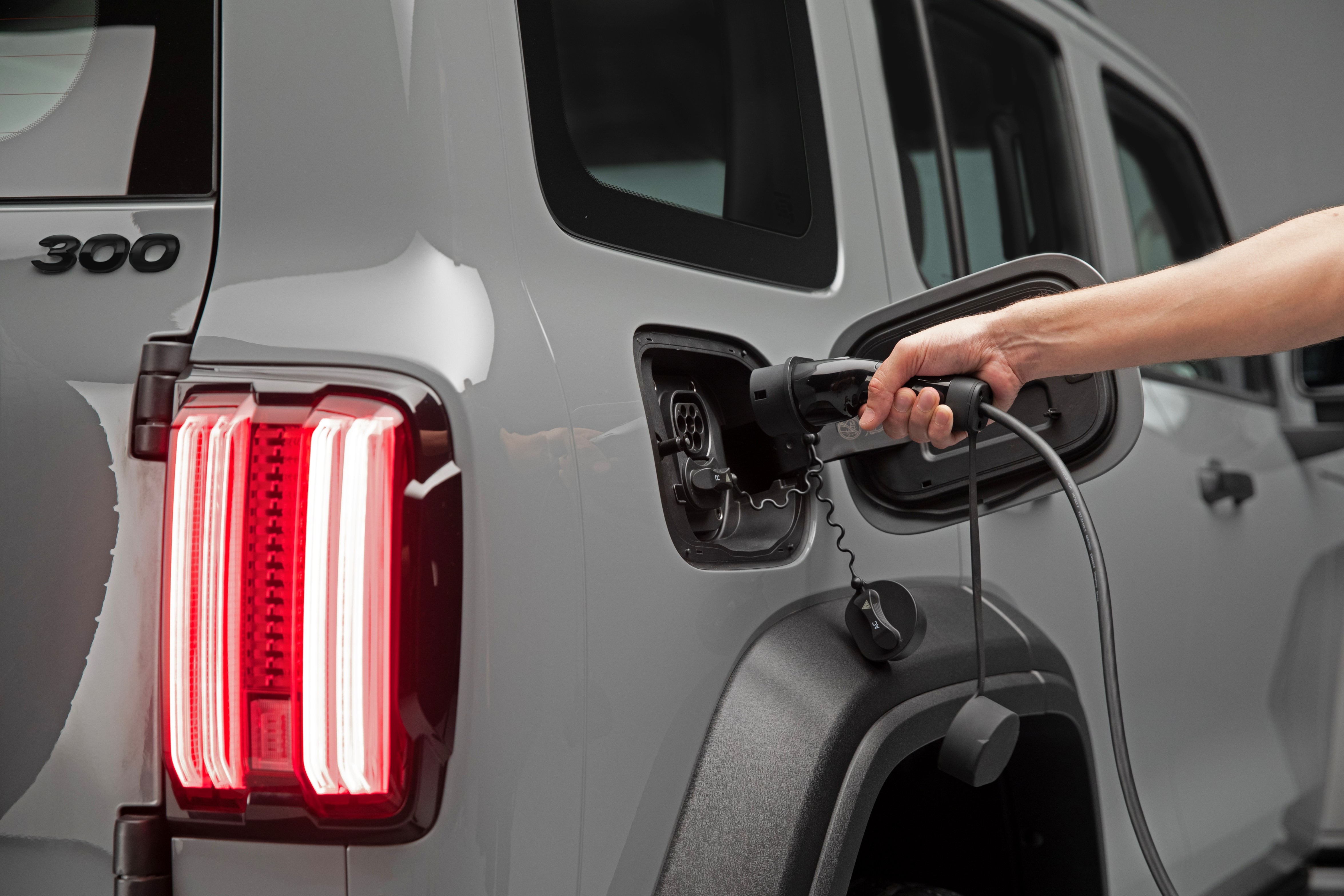 Salão de Pequim: GWM Tank 300 ganha motor híbrido plug-in flex no ...