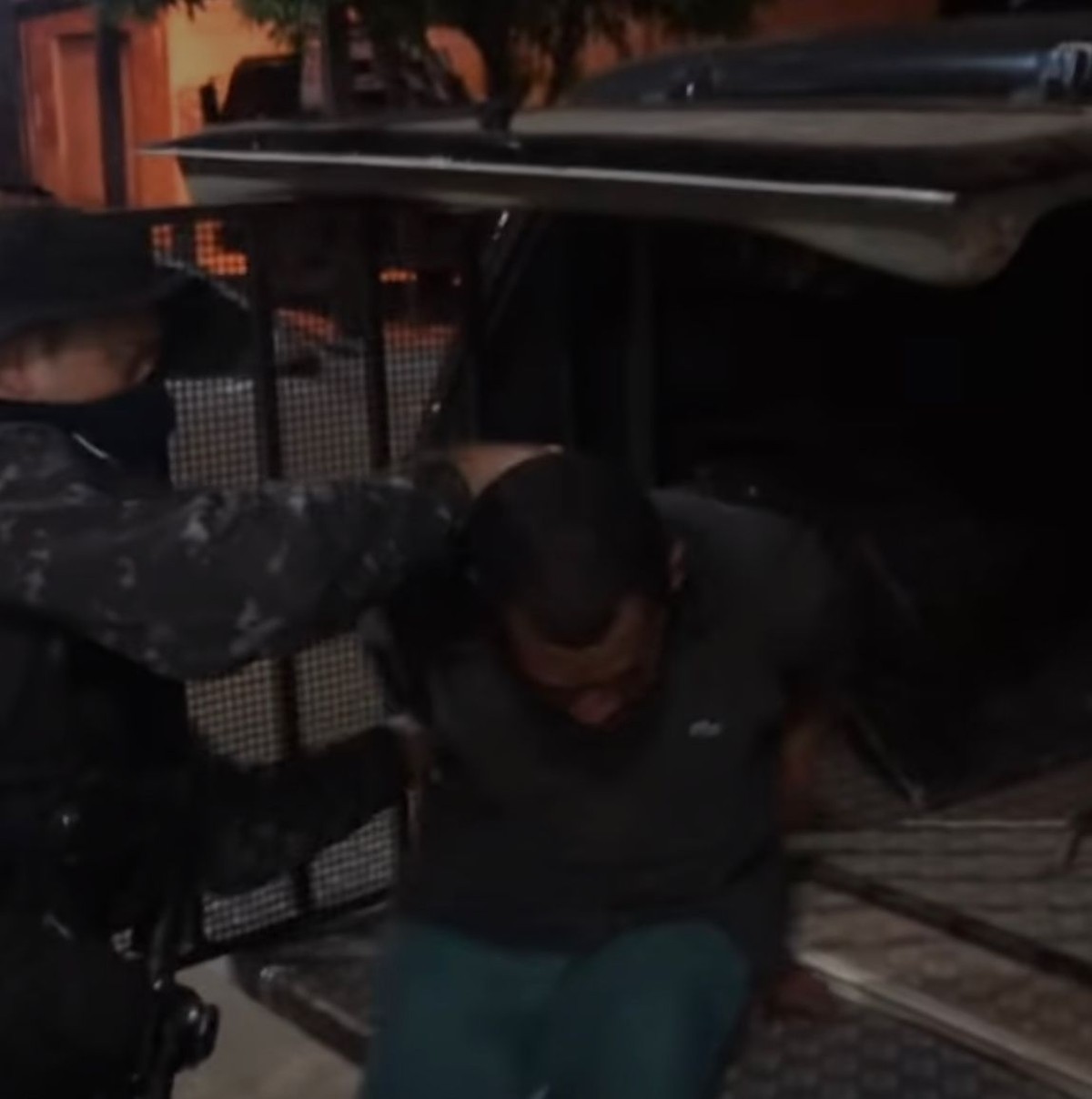 Homem é Preso Após Atear Fogo Na Casa Da Ex Mulher Enquanto Ela Dormia