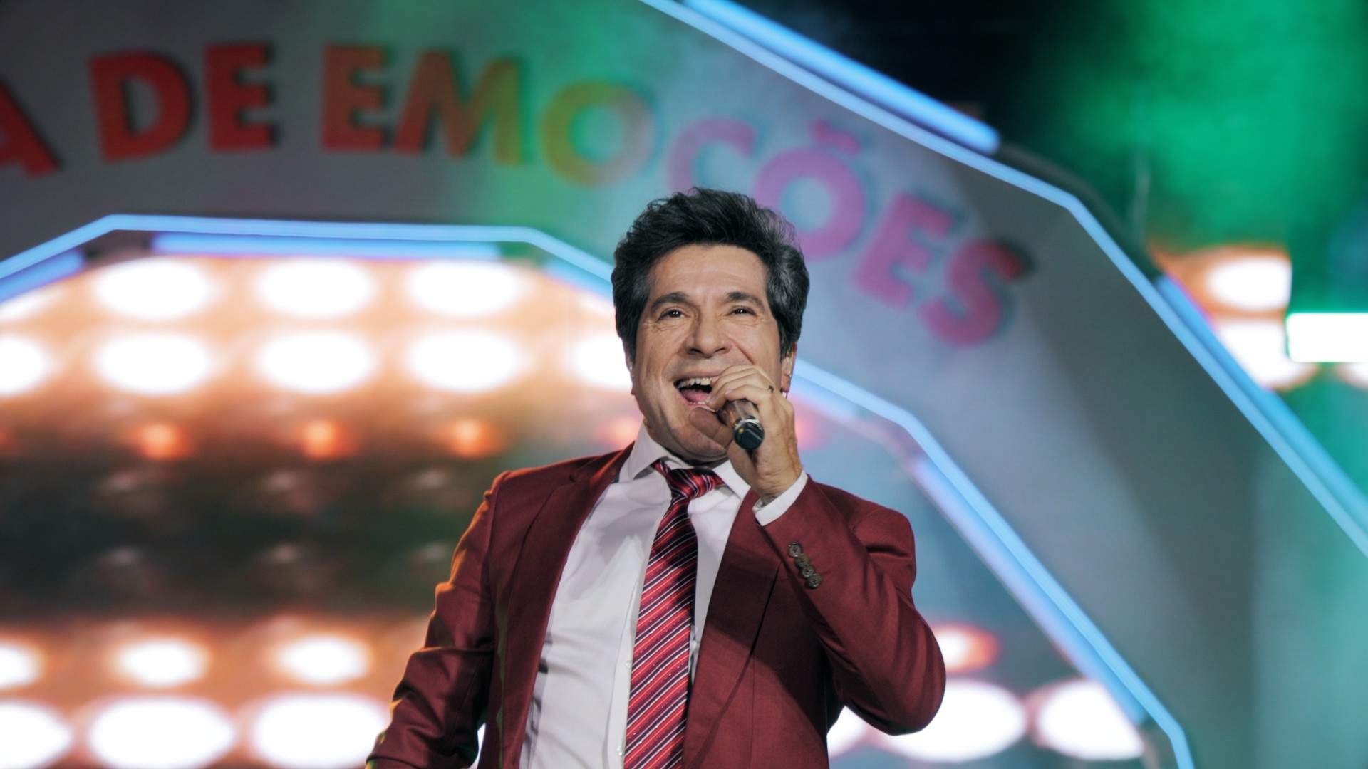 Cantor Daniel celebra 40 anos de carreira com show em Divinópolis ...