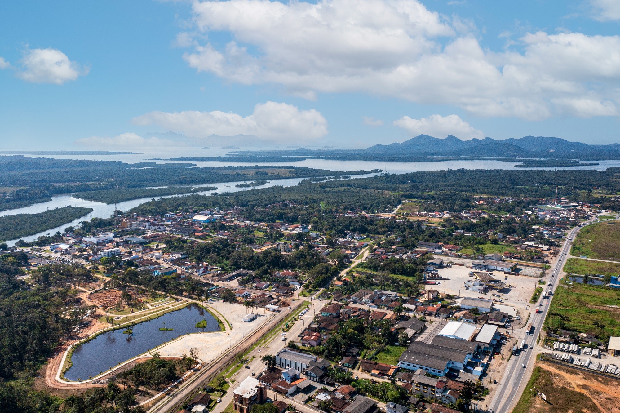 A passos largos: Araquari é sinônimo de crescimento | Lotes e galpões | G1