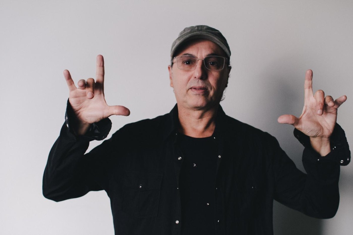 Zeca Baleiro e Orquestra Municipal de Santos se apresentam juntos na ...