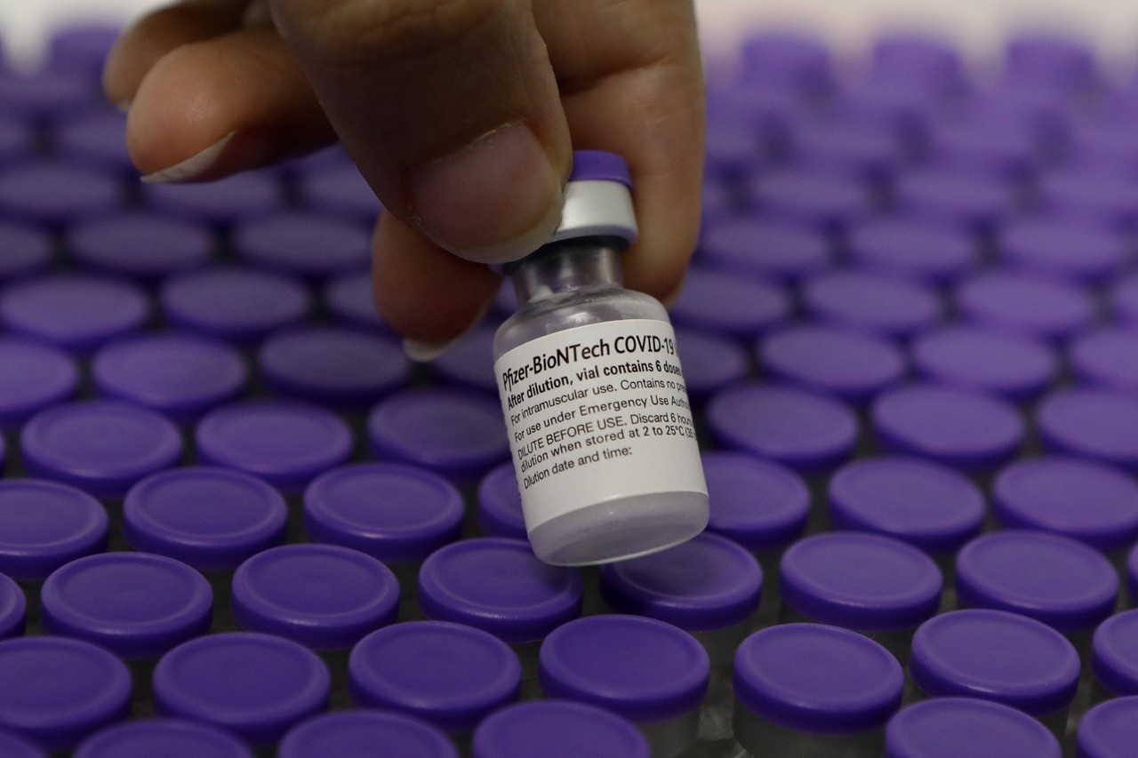 Covid-19: Pfizer entrega mais 1 milhão de doses da vacina ao Brasil ...