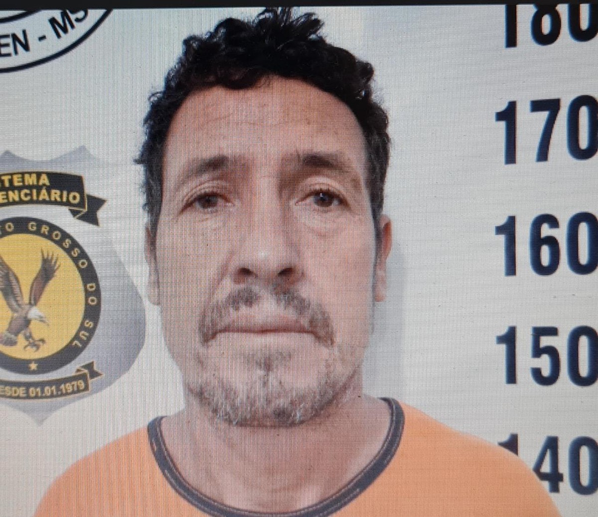 Homem Que Assassinou Esposa Na Frente Dos Filhos Se Apresenta à Polícia
