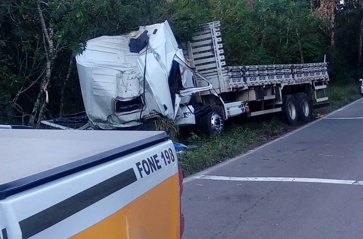 Acidente com caminhão deixa uma pessoa morta e outra ferida na ERS-122 | Rio Grande do Sul | G1