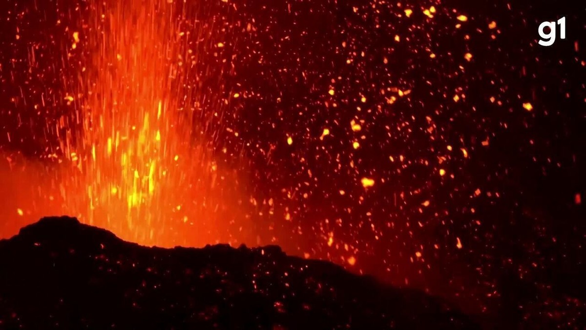 VÍDEO: Imagens espetaculares mostram a erupção do Monte Etna na Itália ...