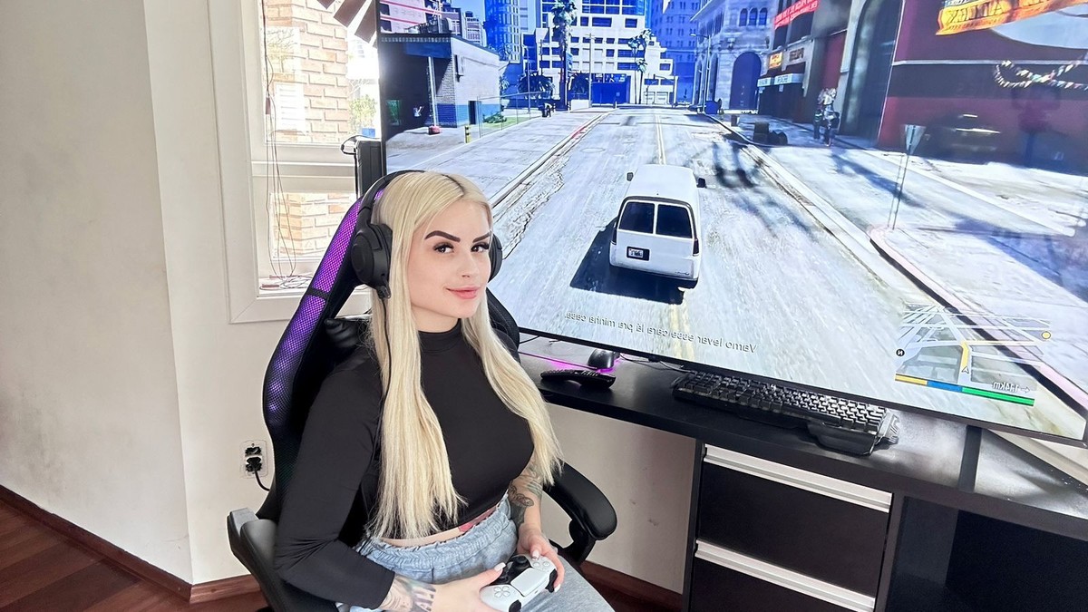Gamer brasileira de 27 anos conta como ganha R$ 10 mil por mês jogando ...