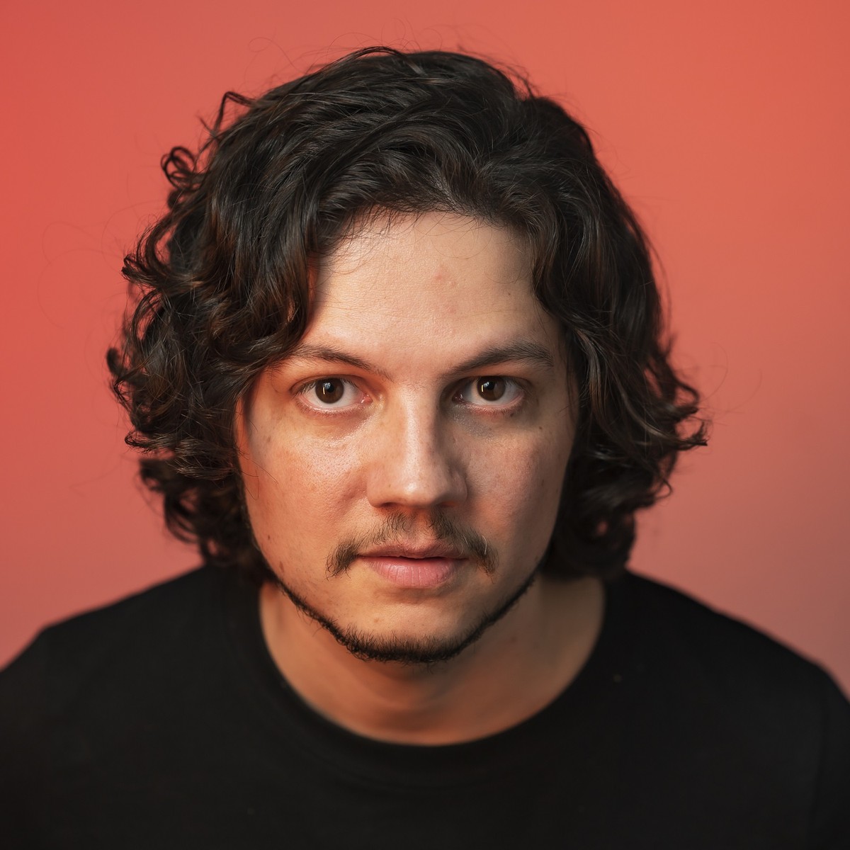 Gabriel Aragão anuncia o primeiro álbum solo, gravado em Portugal com ...