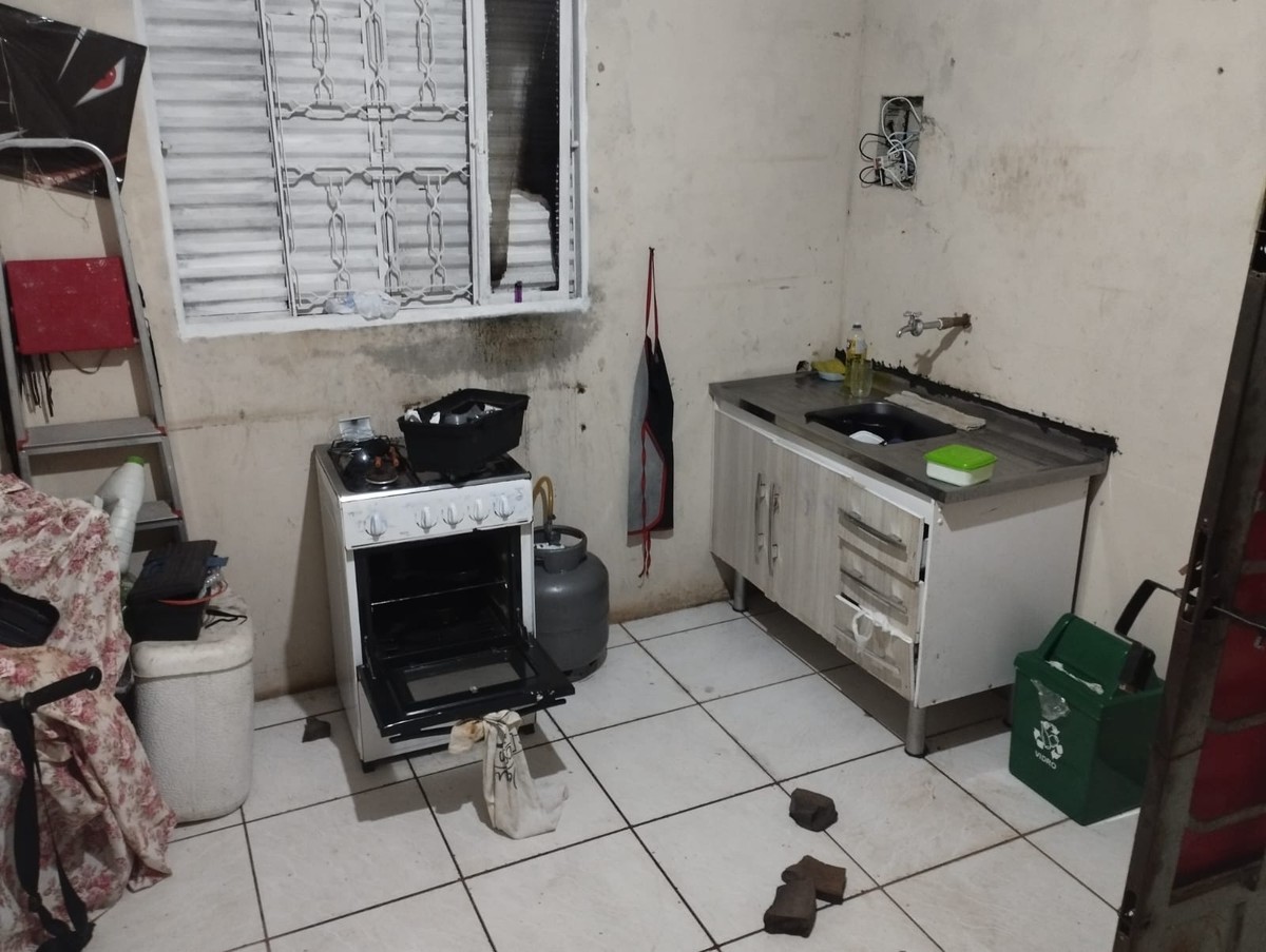 Mulher Resgatada De Cárcere Privado Disse à Polícia Que Foi Agredida