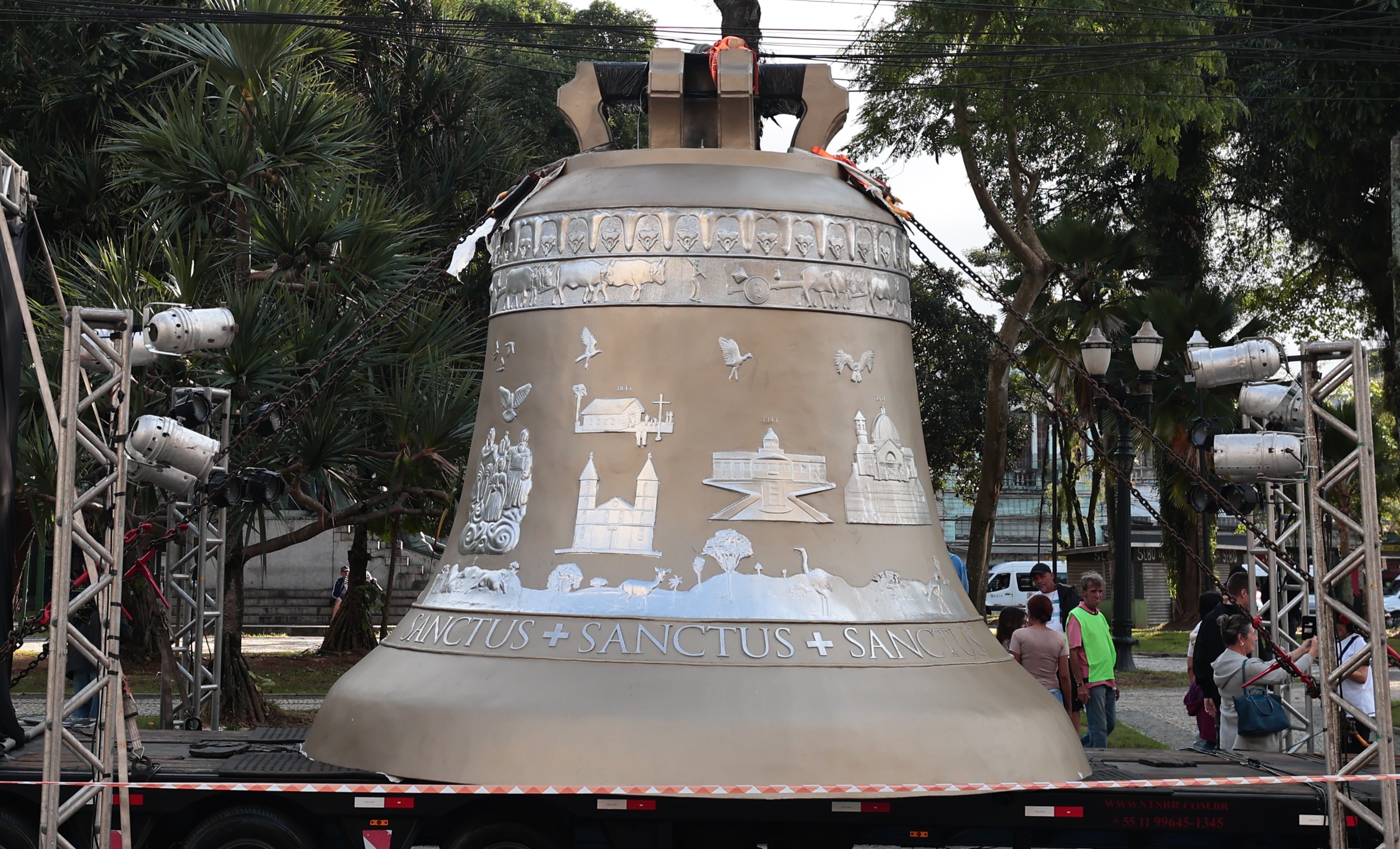 Vox Patris, considerado o maior sino do mundo, sai de SP em ...