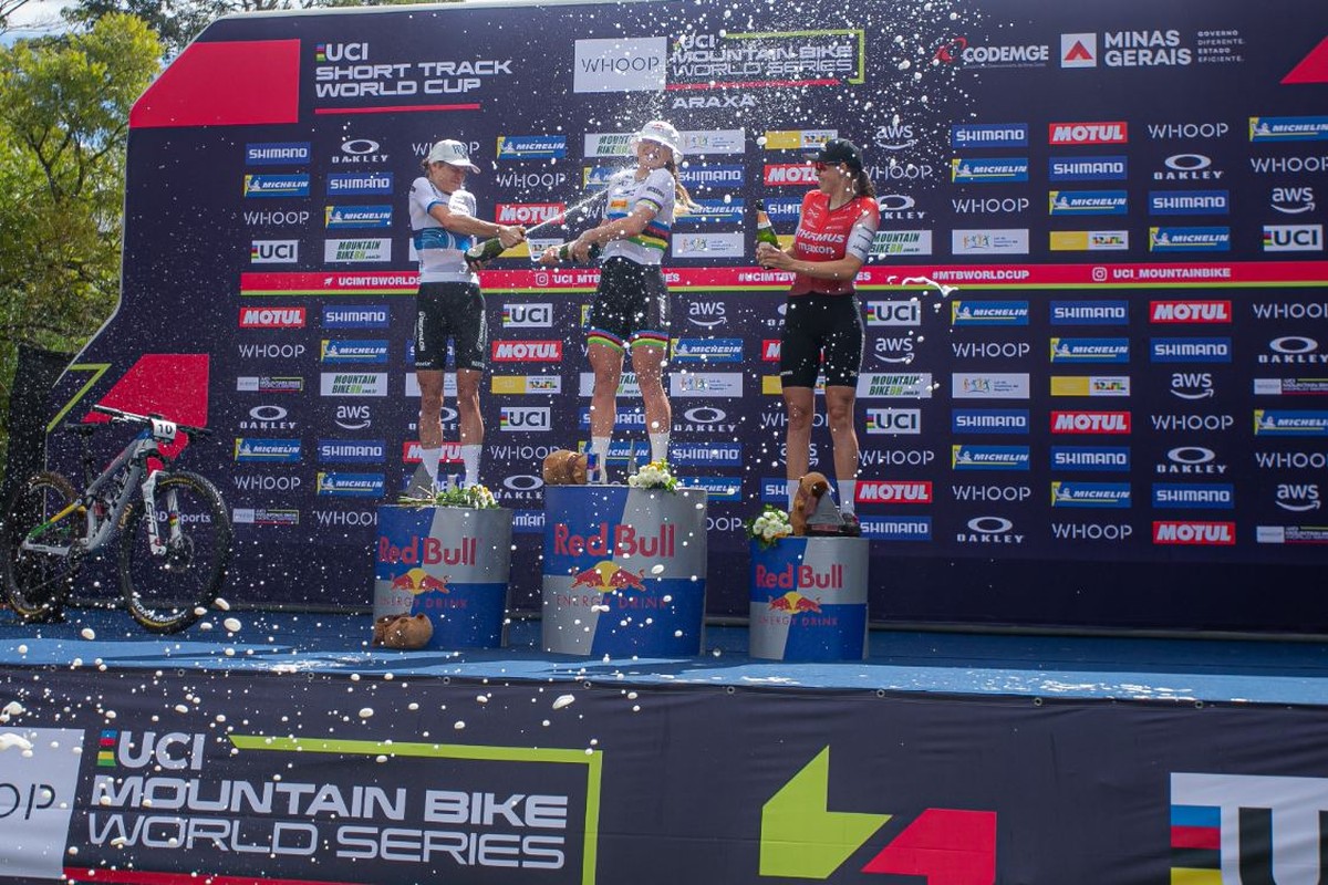 Samara Maxwell e Victor Koretzki dominam a primeira etapa com vitória ...