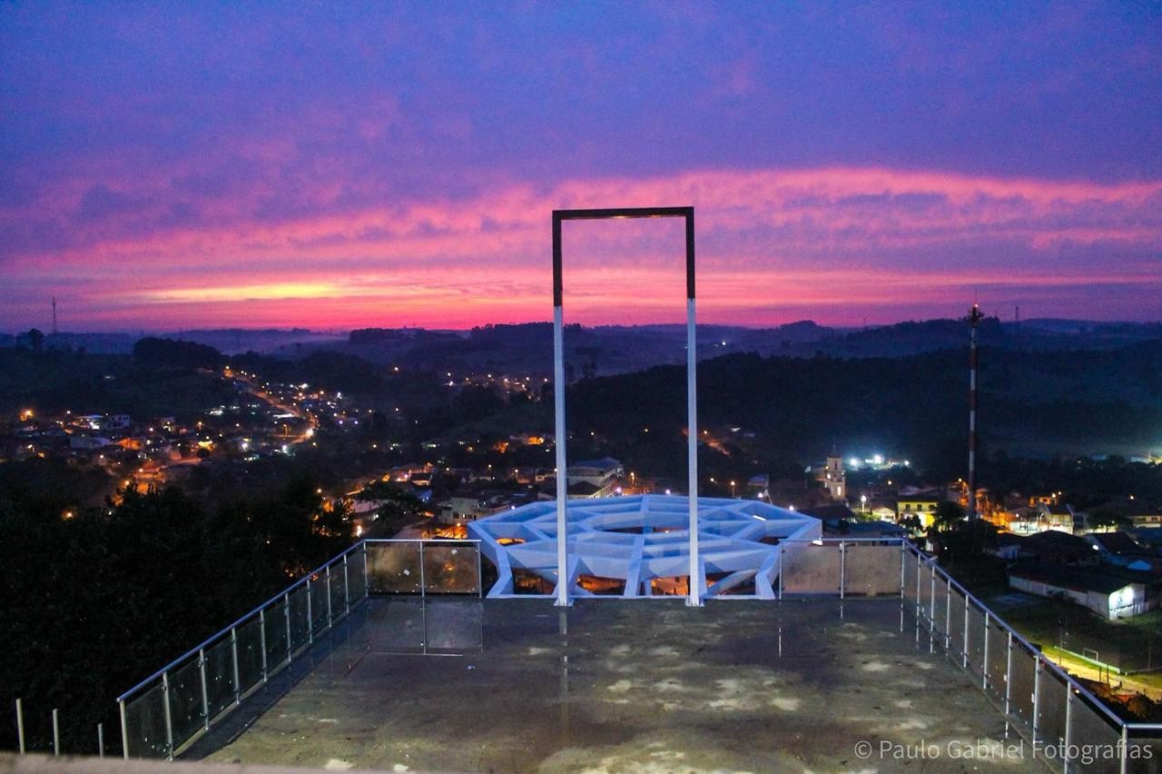 Ribeirão Grande inaugura mirante de vidro que oferece visão panorâmica ...