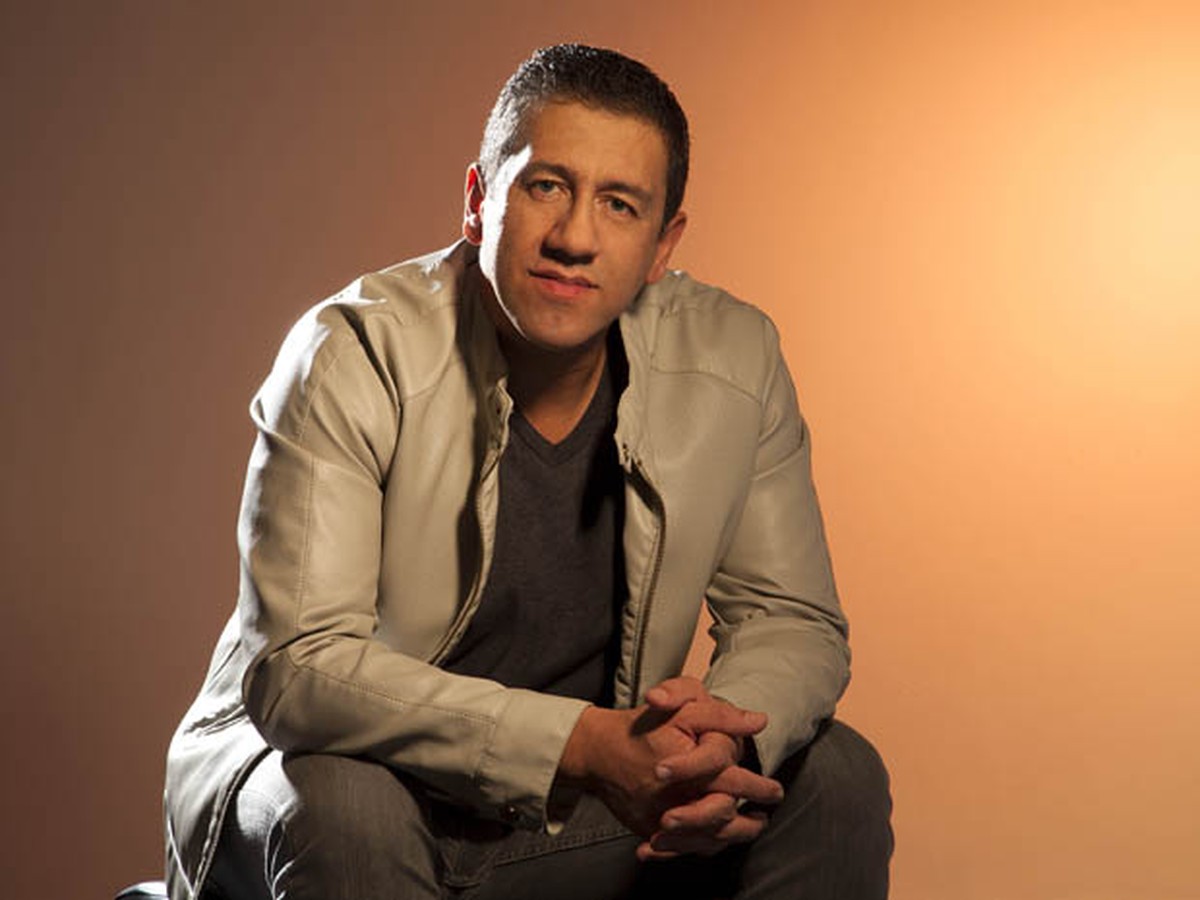 Altemar Dutra Júnior apresenta show romântico no Recife | Música em ...