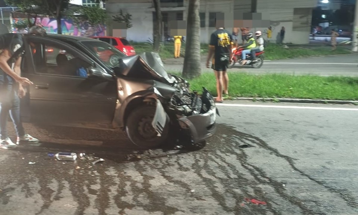 Engavetamento envolvendo três carros deixa quatro pessoas feridas em Volta Redonda | Sul do Rio ...
