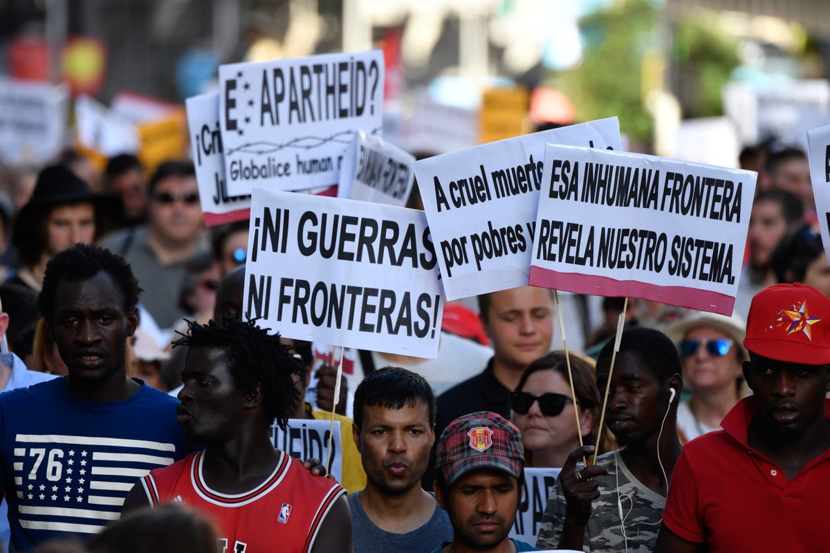 Protesto por refugiados reúne milhares em Madri | Mundo | G1
