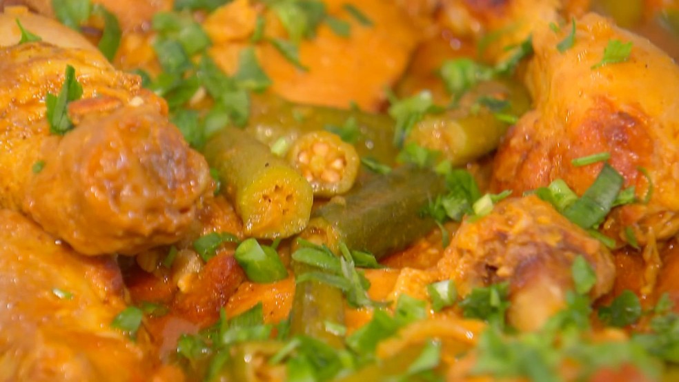 frango com quiabo e polenta