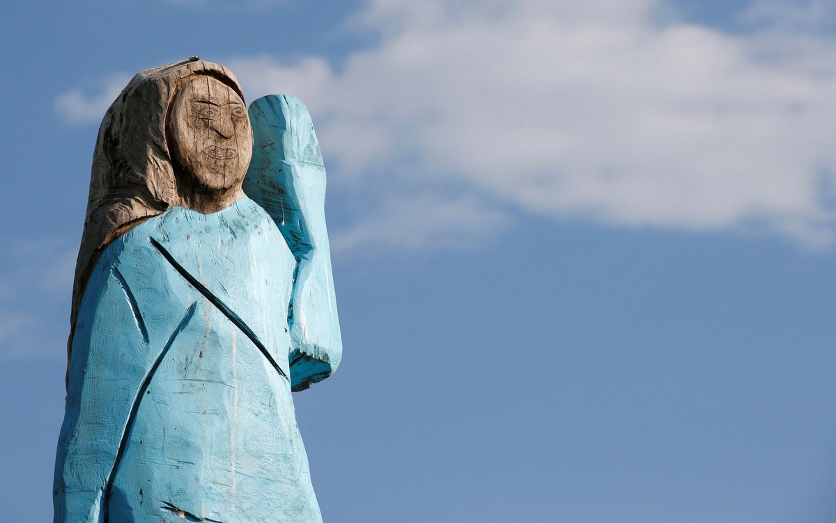 Escultura rústica de Melania Trump é revelada em região de seu ...