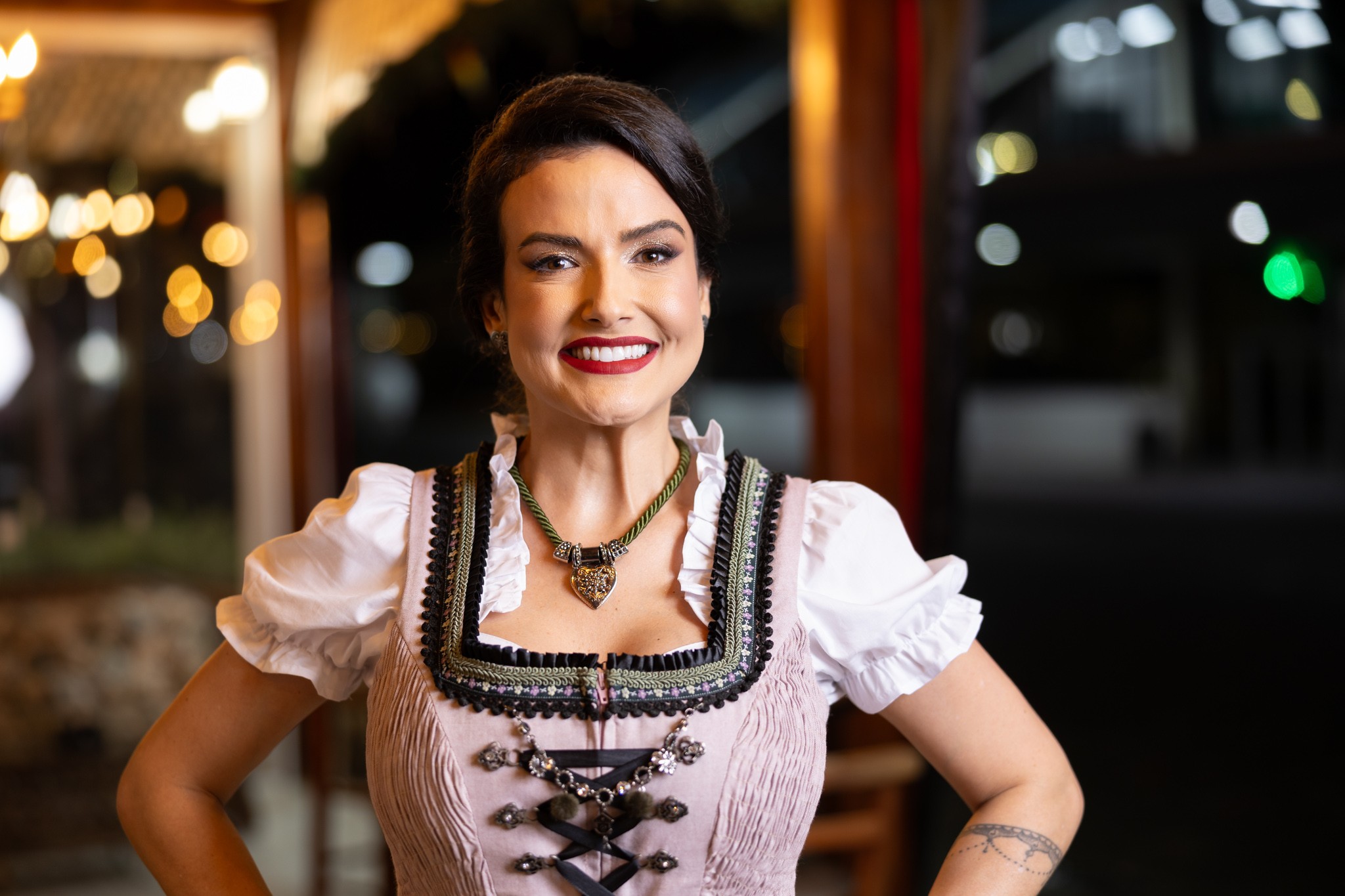 Conheça as 10 finalistas do concurso de realeza da Oktoberfest 2024 ...