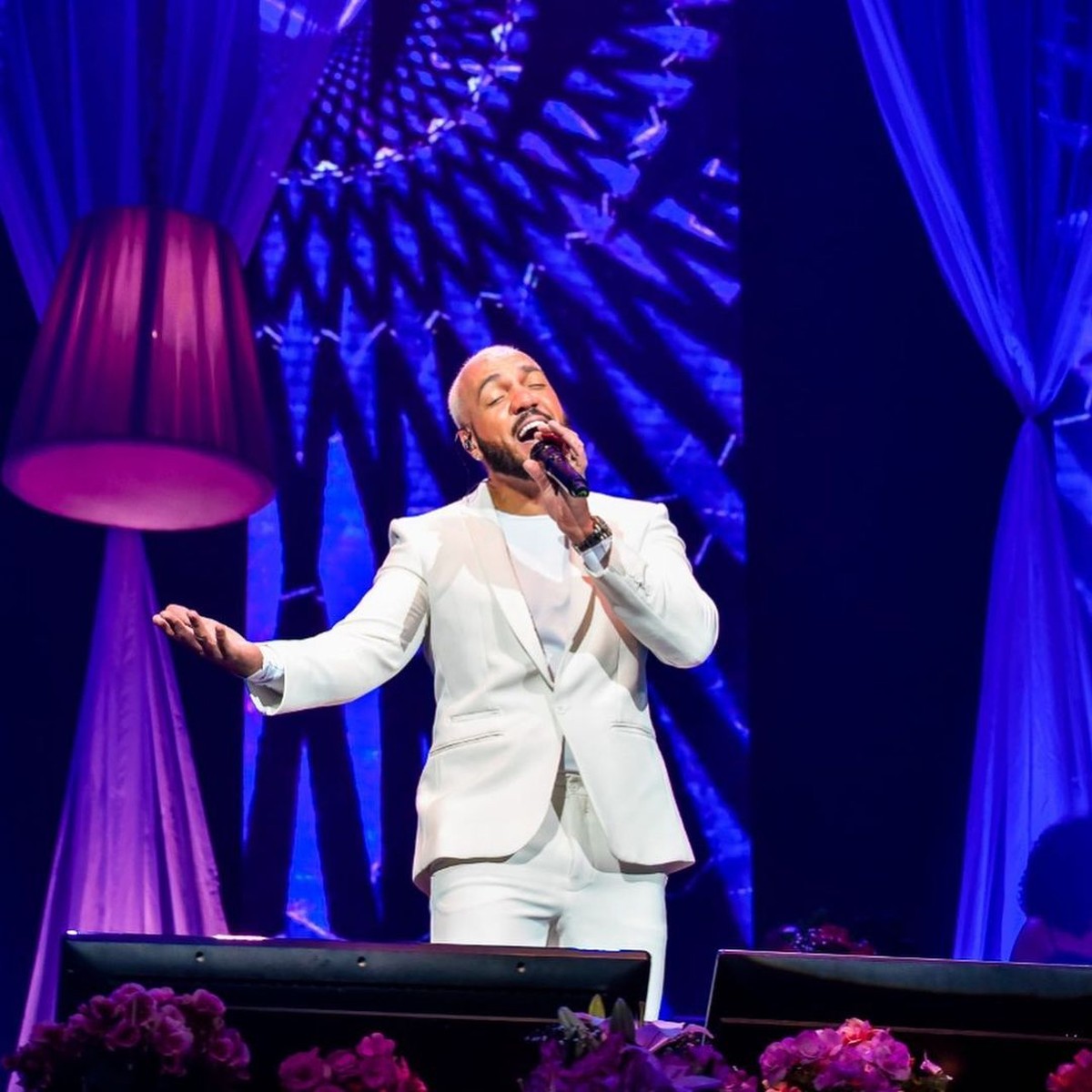 Belo apresenta hits em show neste sábado no Teatro Bradesco, em SP ...