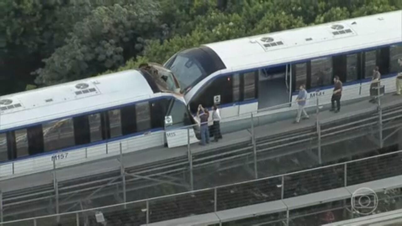 Trens do monotrilho batem de frente em São Paulo