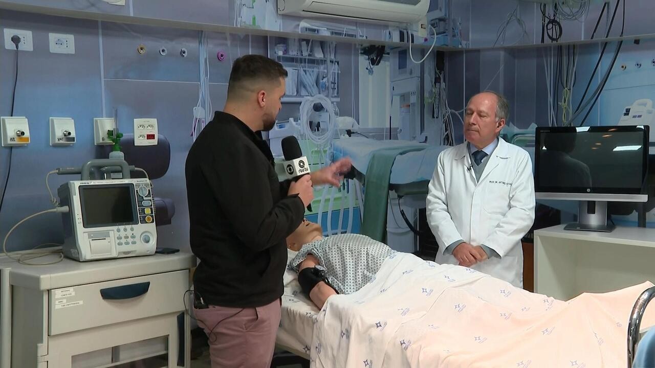 Mulher recebe transplante de coração artificial um mês após dar à luz ...