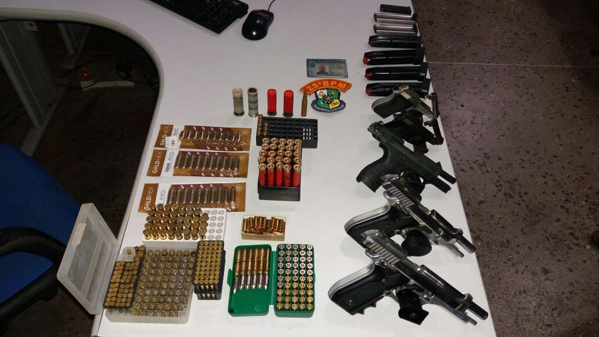 Homem é Preso Com Cinco Pistolas E 400 Munições Após Ameaçar Moradores
