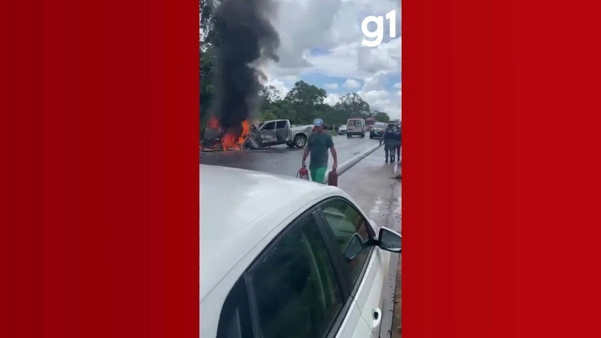 Batida entre carros mata uma pessoa e deixa quatro feridas na BR-163 em MT | Mato Grosso | G1