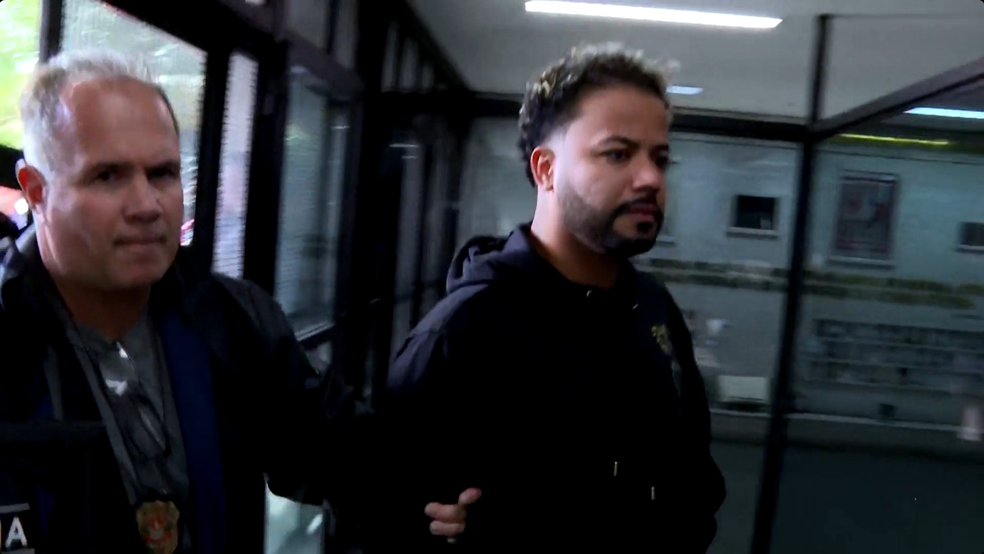 Hytalo Santos e marido recebem primeira visita de familiares em ...