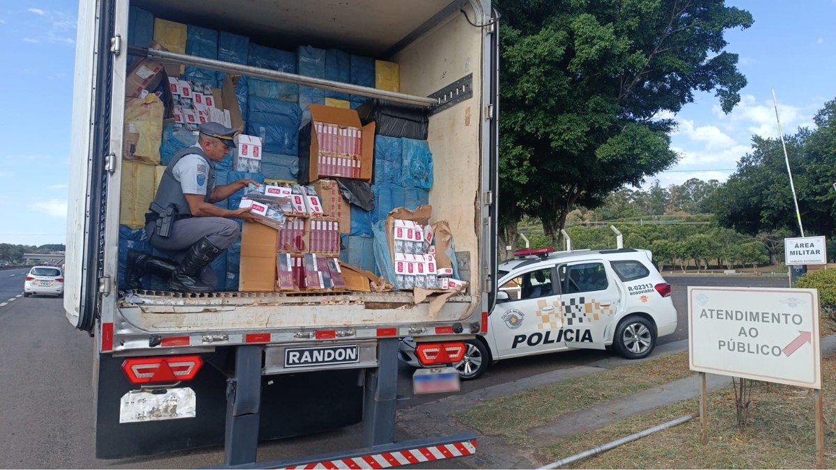 Homem é Preso Em Flagrante Com 400 Mil Maços De Cigarros