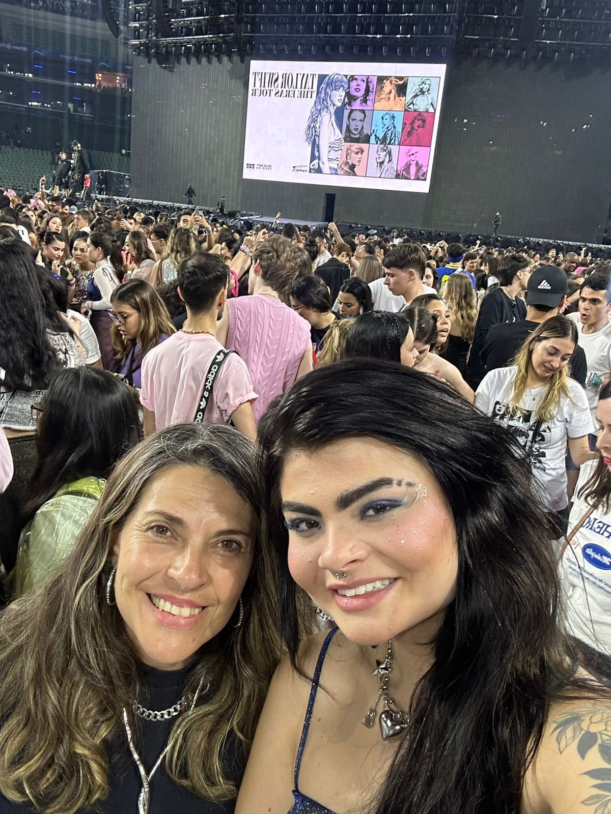 Mãe de fã da Taylor Swift que teve celular furtado diz que não esperava ...